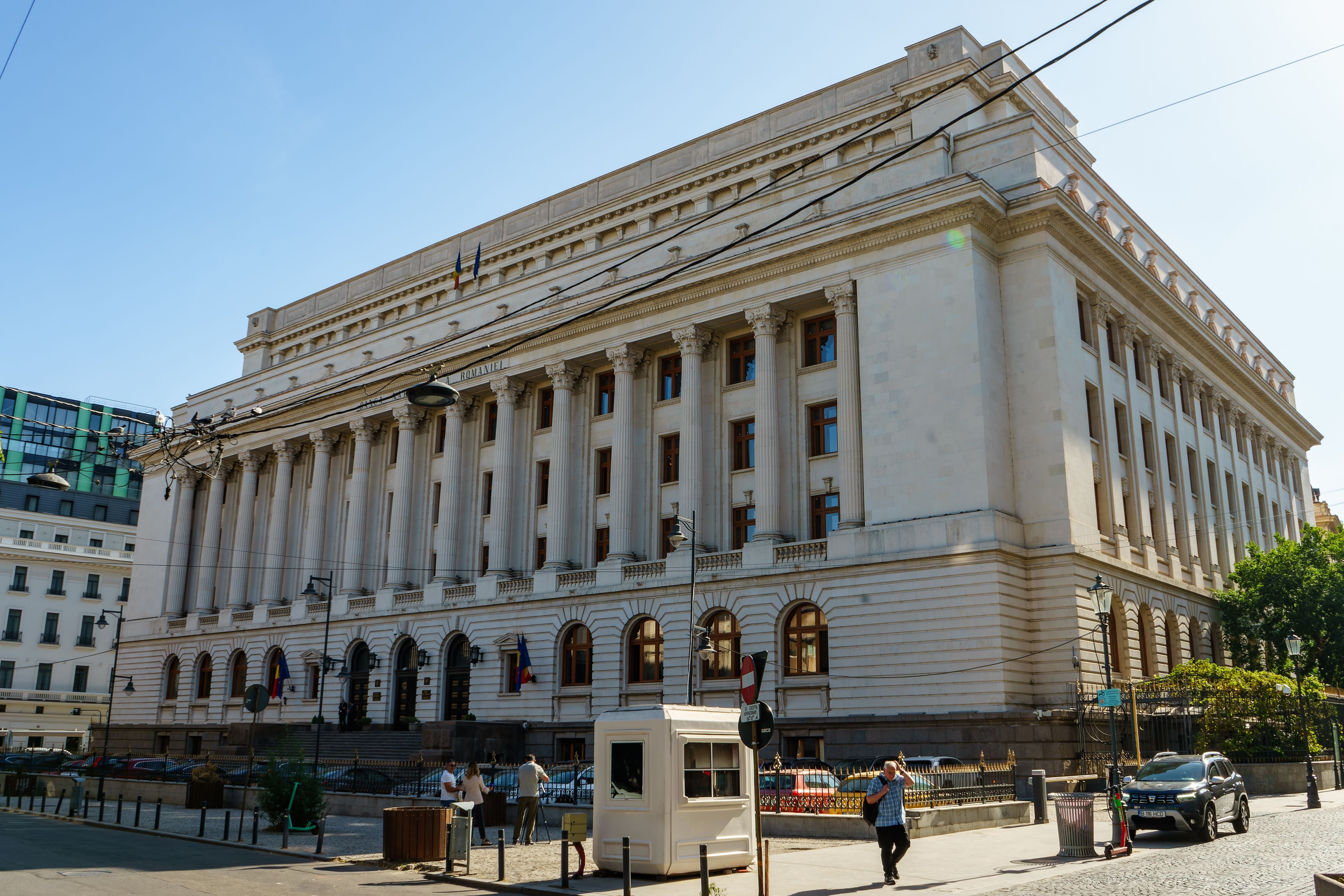 Valentin Lazea, économiste en chef du NBR, conseille aux Roumains de ne ...