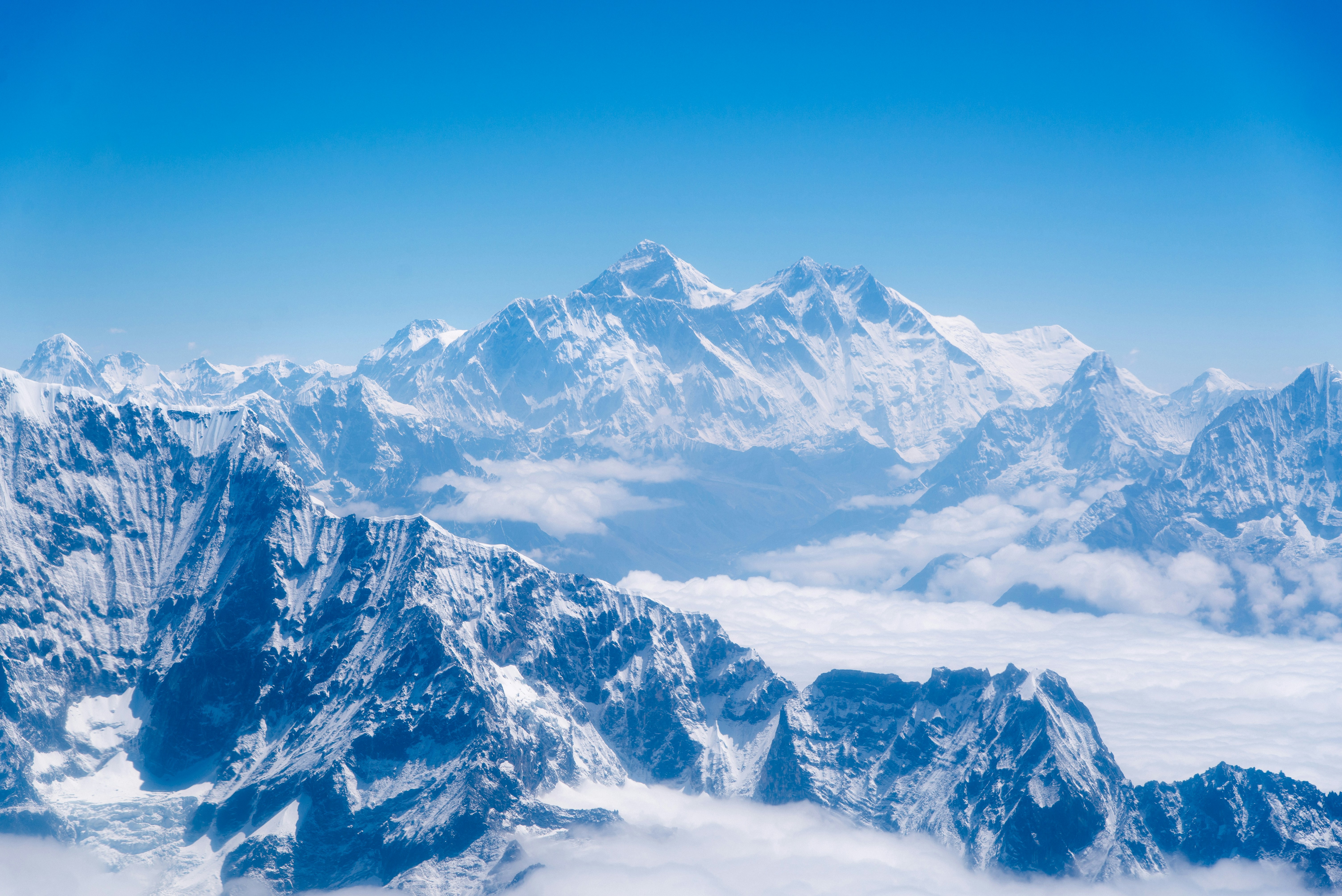 Un alpinist român în vârstă de 48 de ani a fost găsit fără suflare în ...