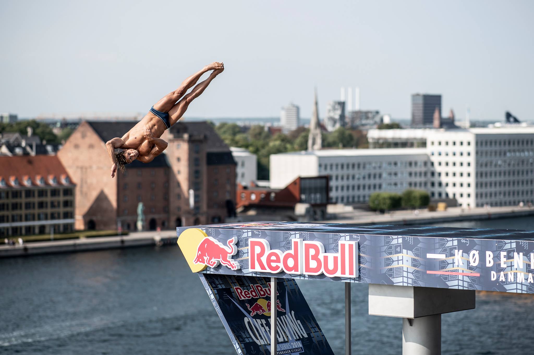 Constantin Popovici a câștigat etapa întâi din sezonul 2024 al Red Bull ...