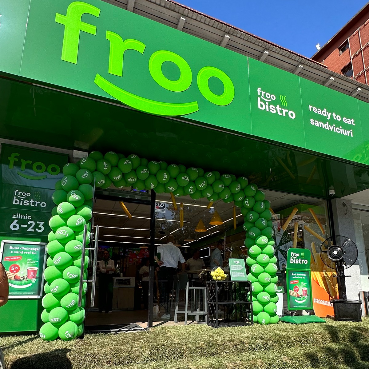 Lanțul polonez Żabka a deschis 20 de magazine în România, operând în ...