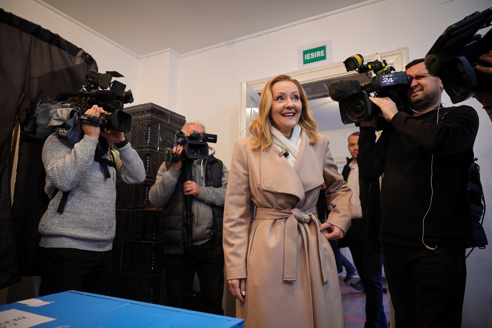 Elena Lasconi, candidata USR la prezidențiale, a votat la Câmpulung: "Democrația noastră e pusă ...