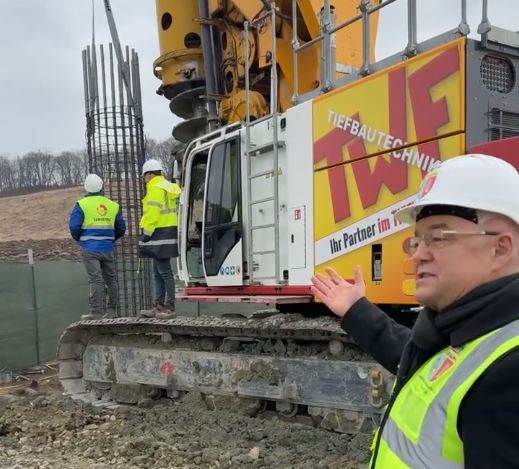 Primarul Emil Boc a anunțat începerea lucrărilor de consolidare a unui ...