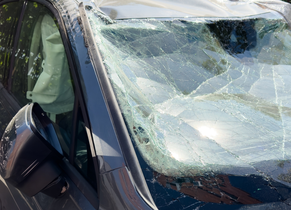 Una ambulancia y un mensajero se vieron implicados en un accidente de ...