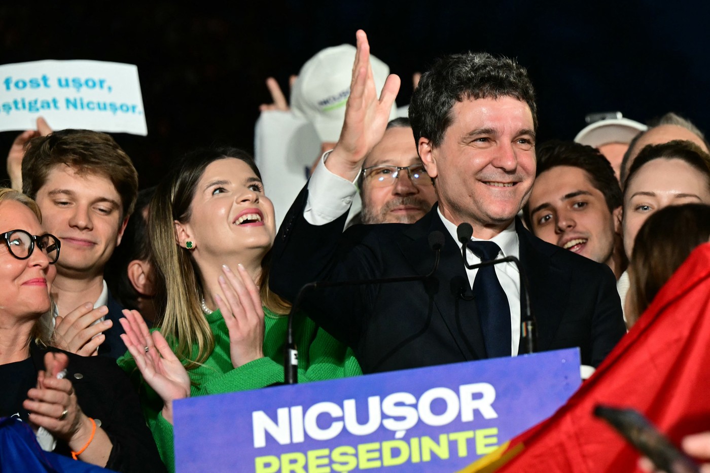 Emmanuel Macron llamó y felicitó a Nicușor Dan: "Los rumanos han ...