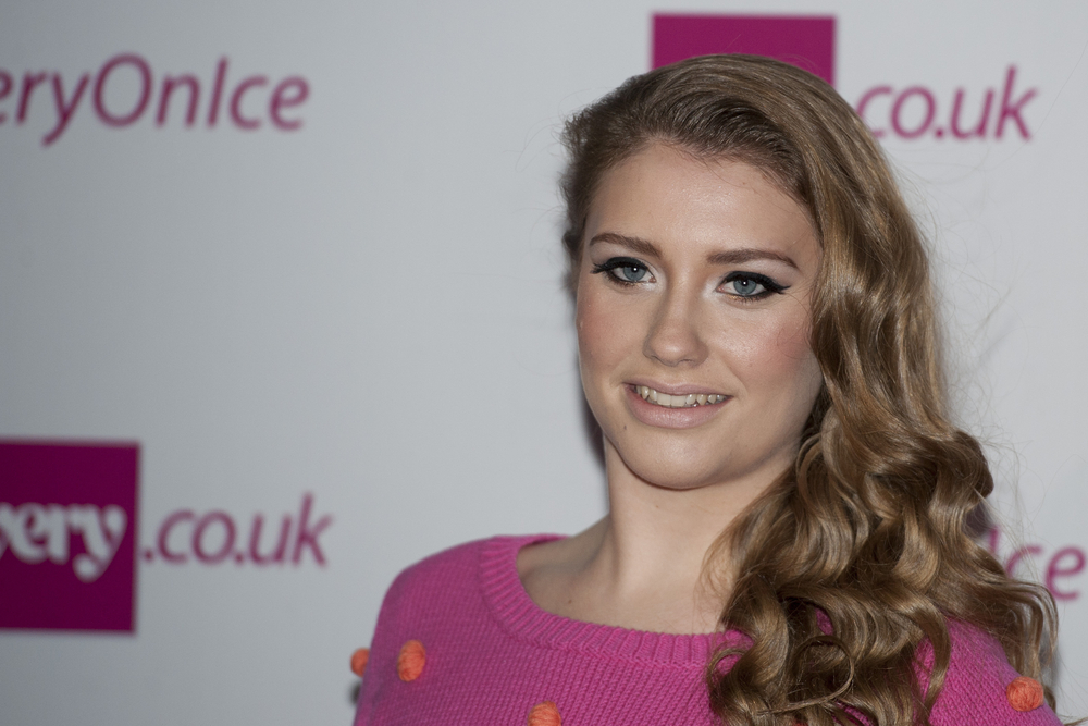 La cantante Ella Henderson ha anunciado que padece endometriosis y se ...