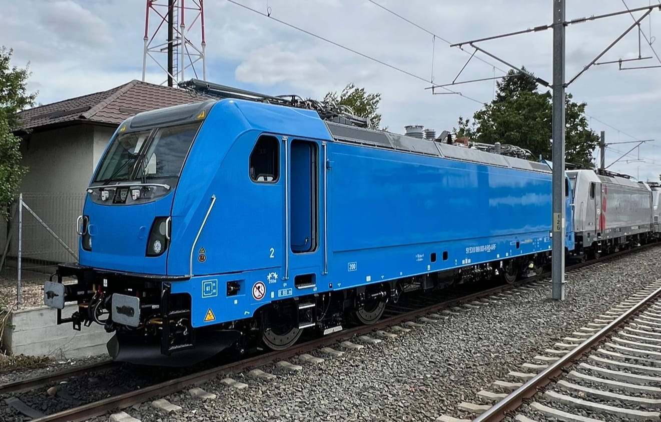 La prima locomotiva Alstom Traxx, parte di un contratto da 150 milioni ...