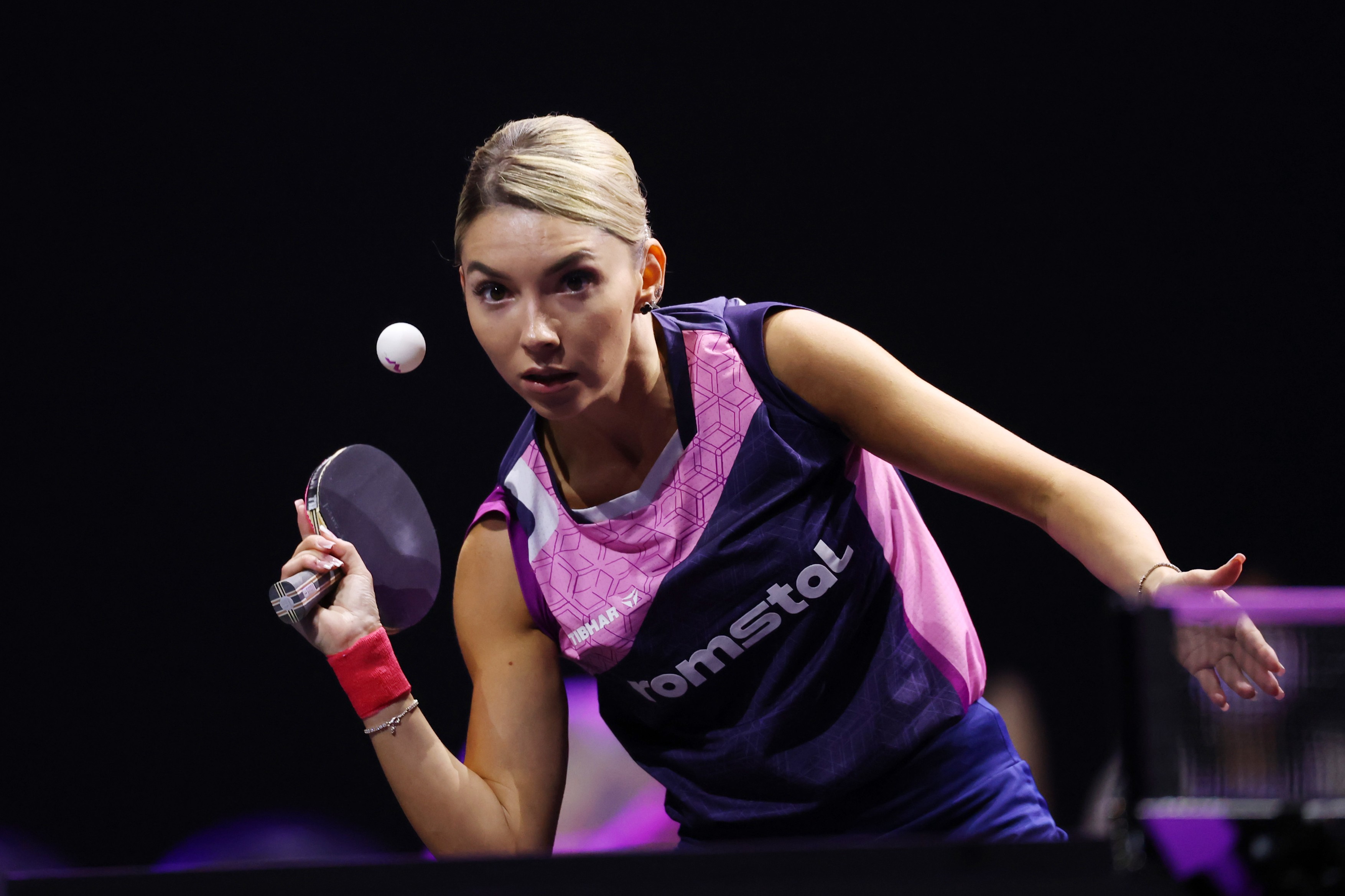 Bernadette Szocs defeated Ying Han in the debut of the WTT Champions ...