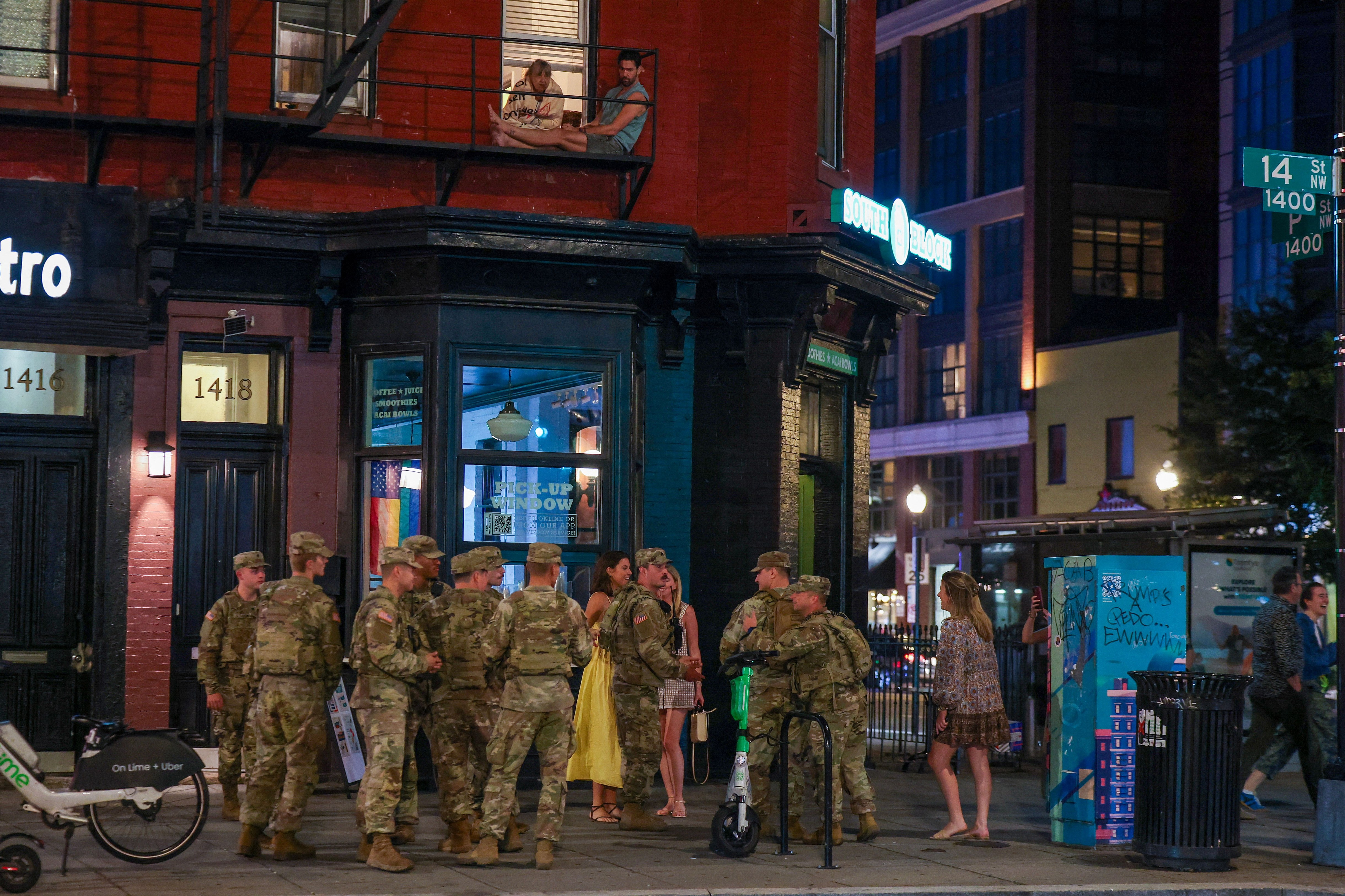 Le président Trump prévoit de déployer des forces fédérales à Chicago ...