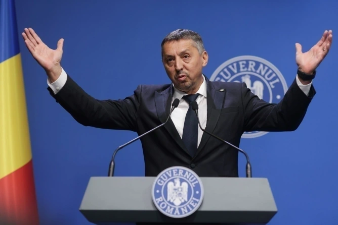 Daniel David kérni fogja az iskolák igazgatóit, hogy nyilvánosan ...