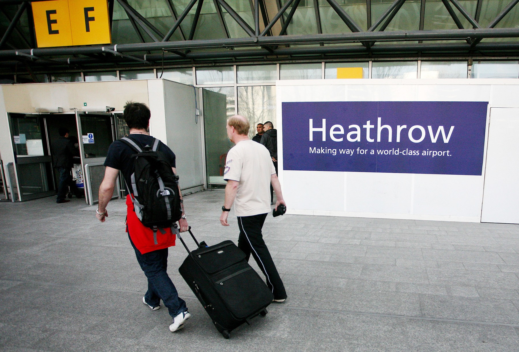 La terminal 4 del aeropuerto de Heathrow fue evacuado debido a un ...