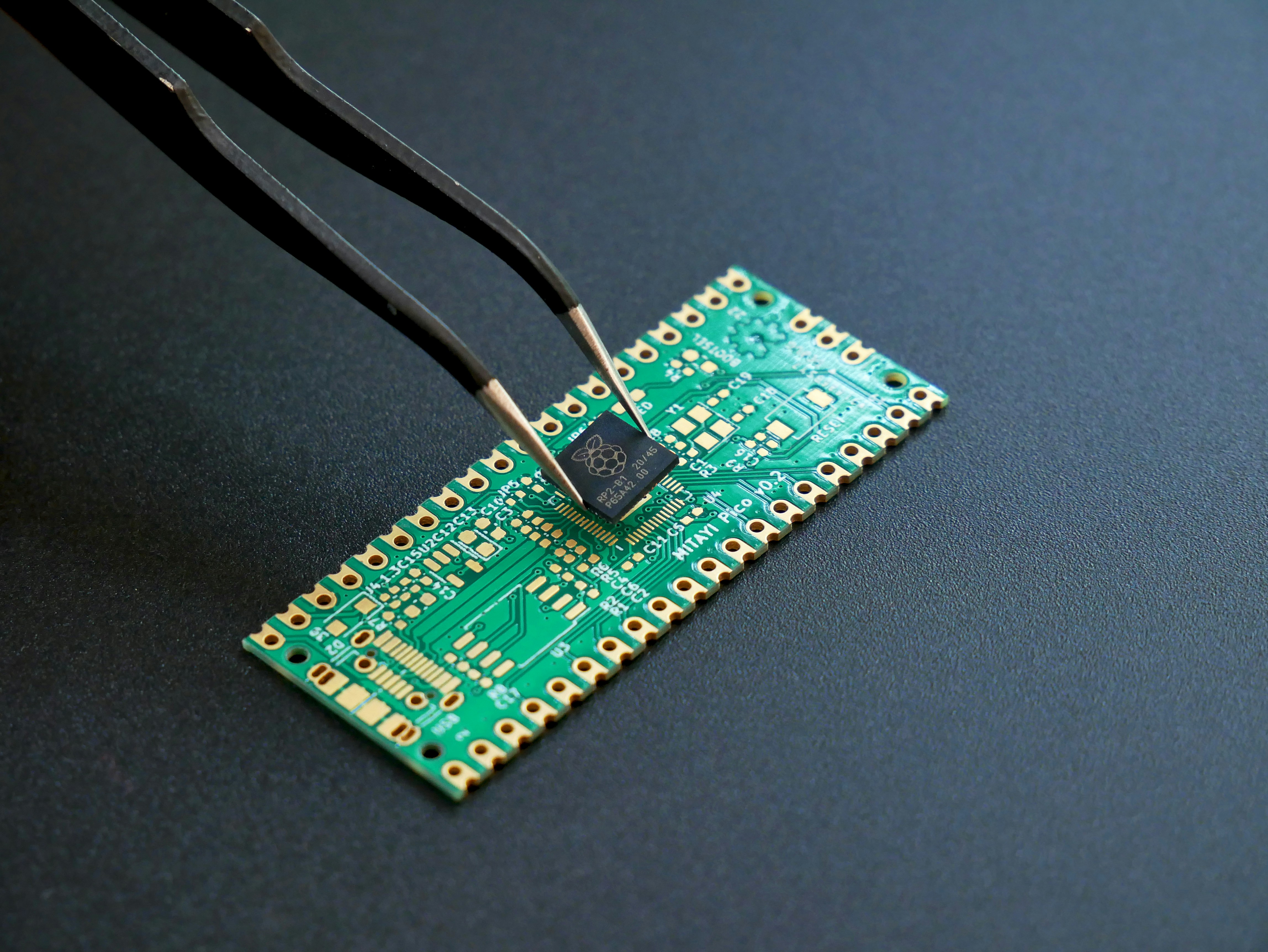 Researchers in China have developed an analog chip that is 1,000 times ...