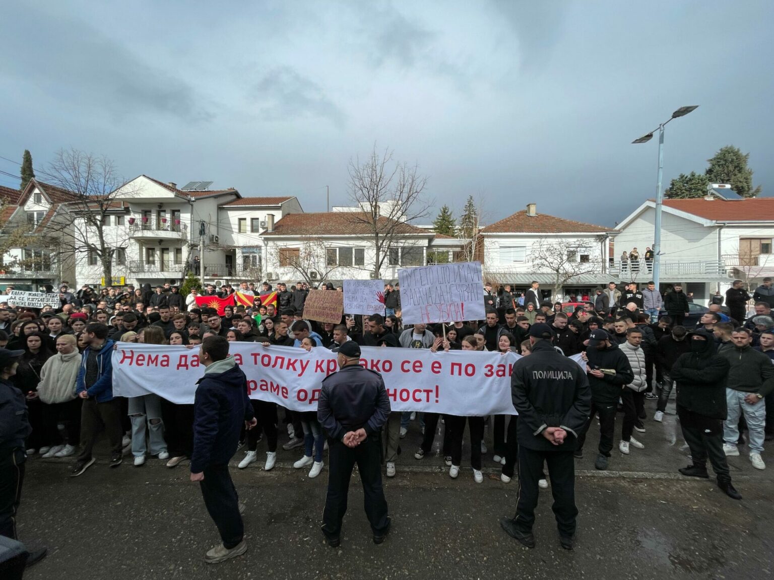 Macedonia del Norte: Miles de personas protestaron en Skopje para ...