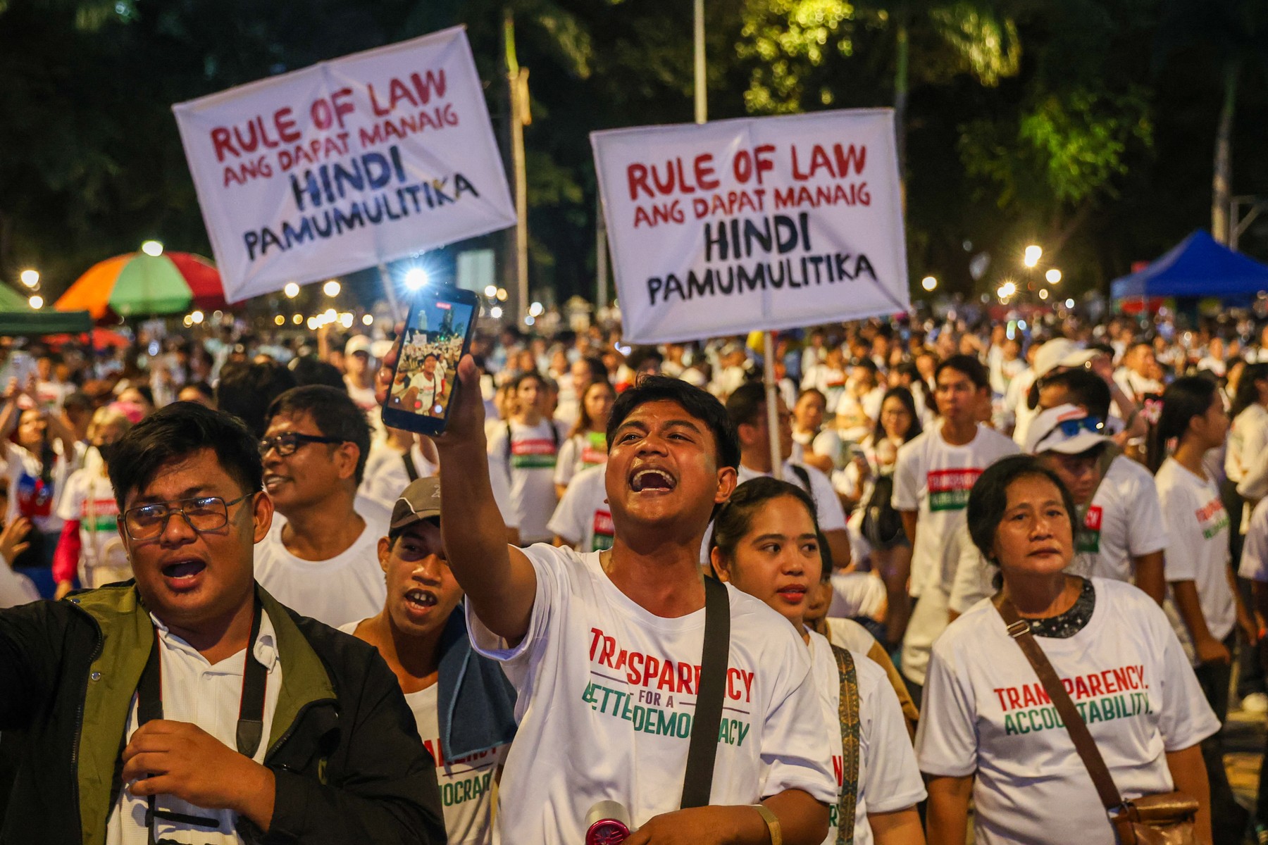 Massive protest in Manila, following a corruption scandal related to ...