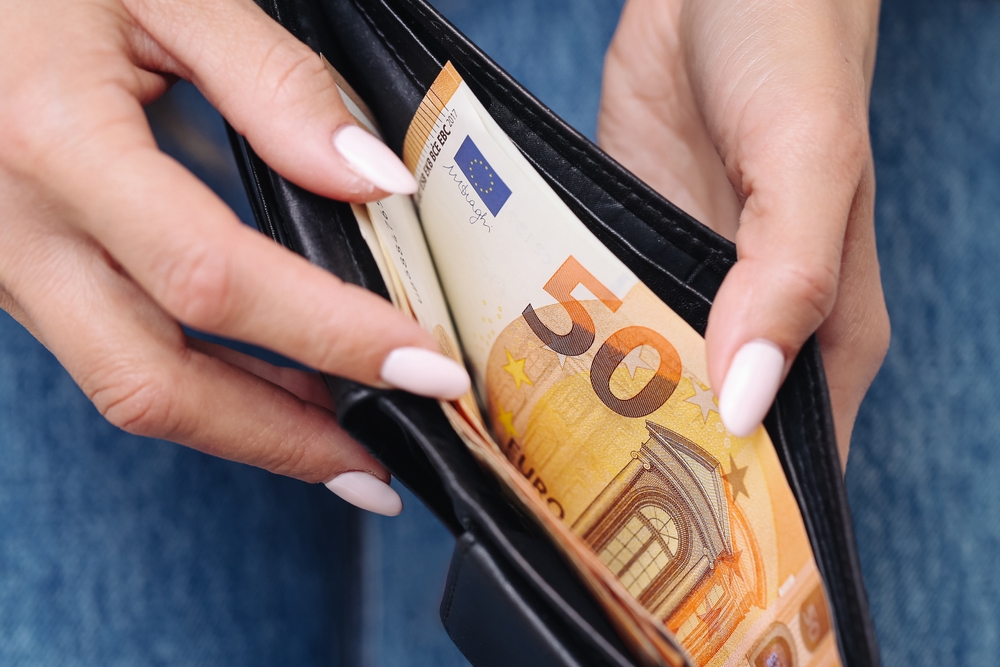 The minimum wage in Germany will increase from 12.82 euros to 13.90 ...