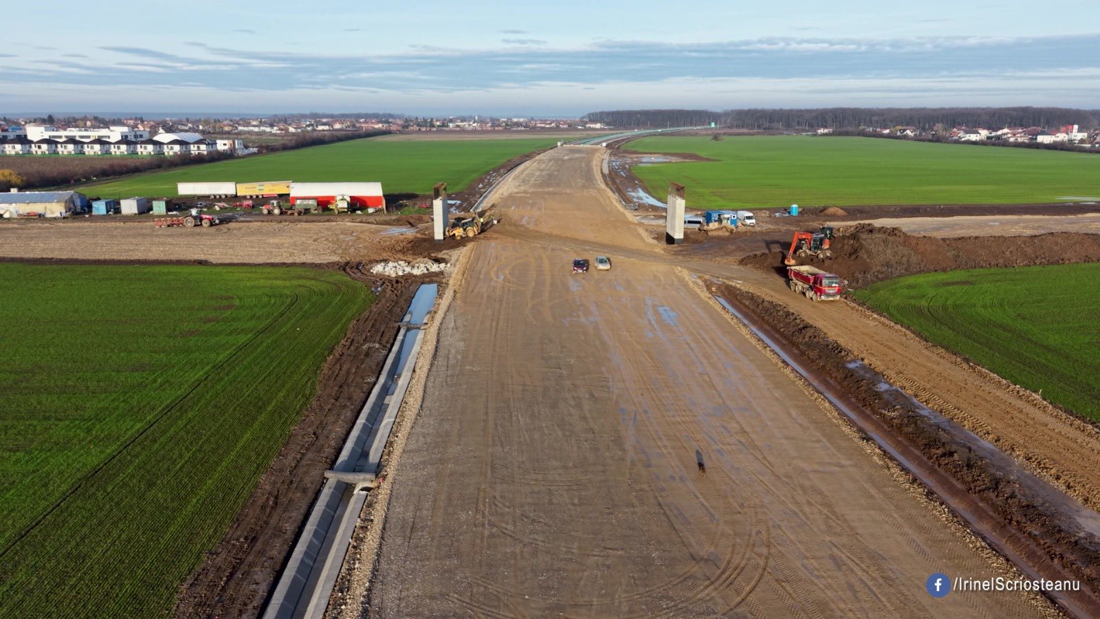 En el sitio de construcción del Lote 1 de la Autopista A0 Norte, la ...