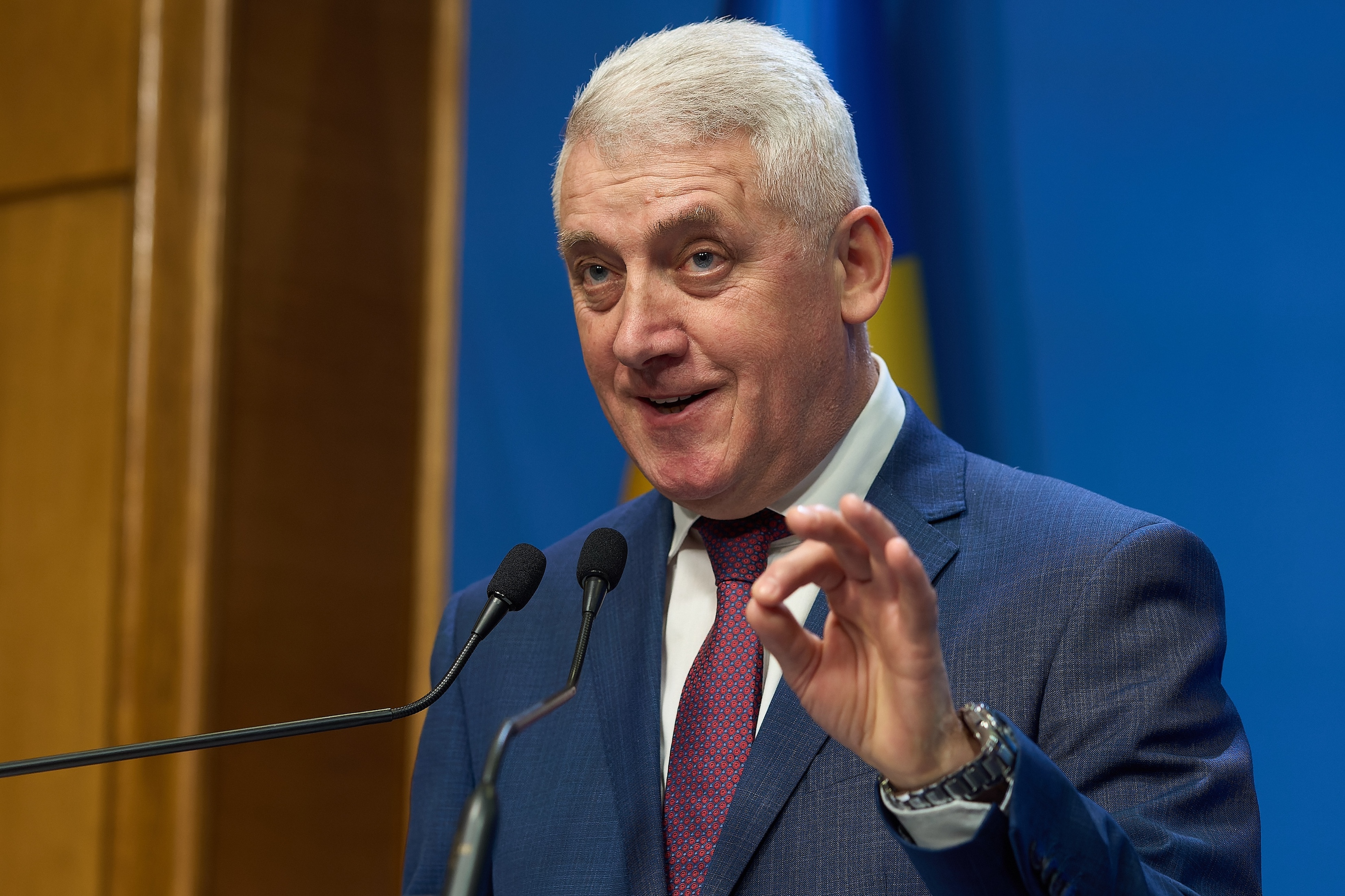 AEP cambia las reglas de contratación: Țuțuianu anuncia condiciones ...