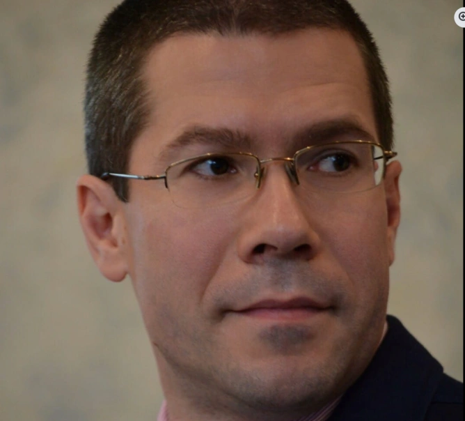 Profesorul universitar Dacian Cosmin Dragoș a fost numit judecător al ...