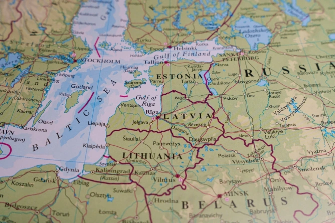 Lithuania has presented a 48km-deep defense plan on its borders with ...