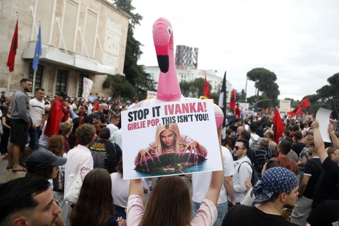 Thousands of people are protesting in Tirana against a luxury tourism ...